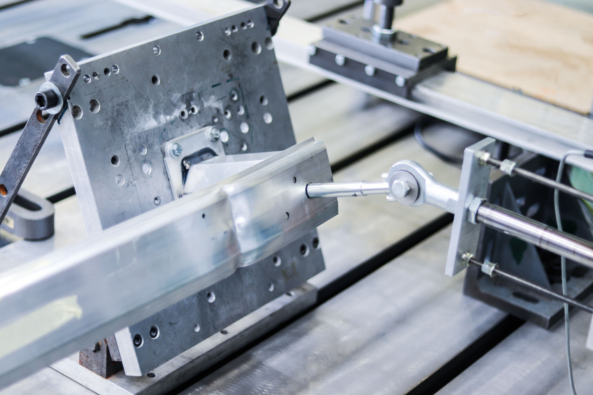 technical safety für Werkstoffe und Bauteile - Suisse TP