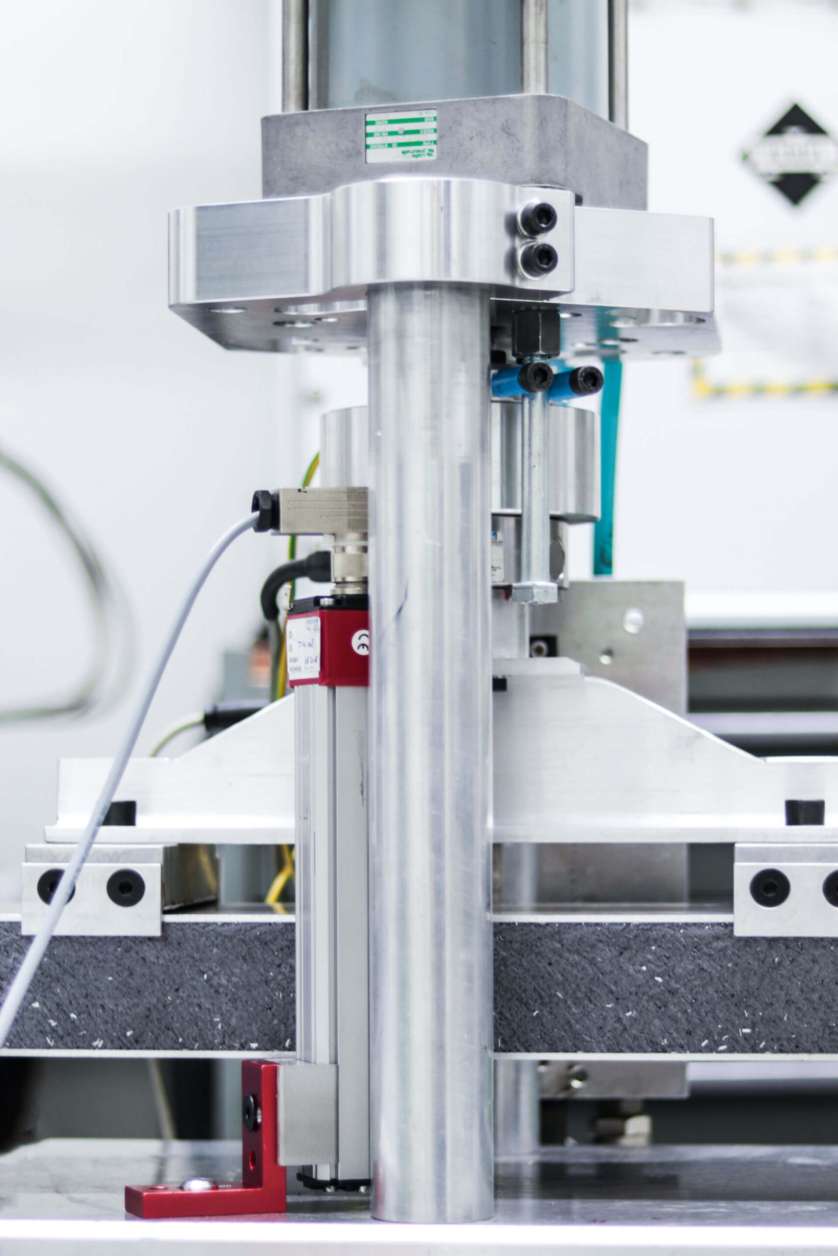 Composite material testing - Suisse Technology Partners AG